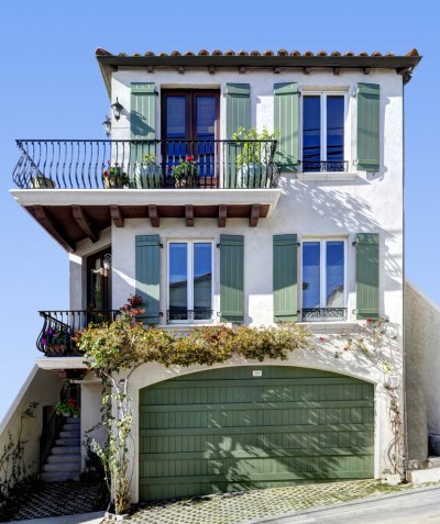 35 World's Most Beautiful Balconies