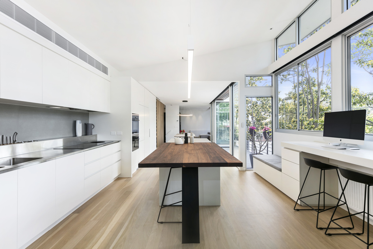 Port Melbourne Residence by Finnis Architects