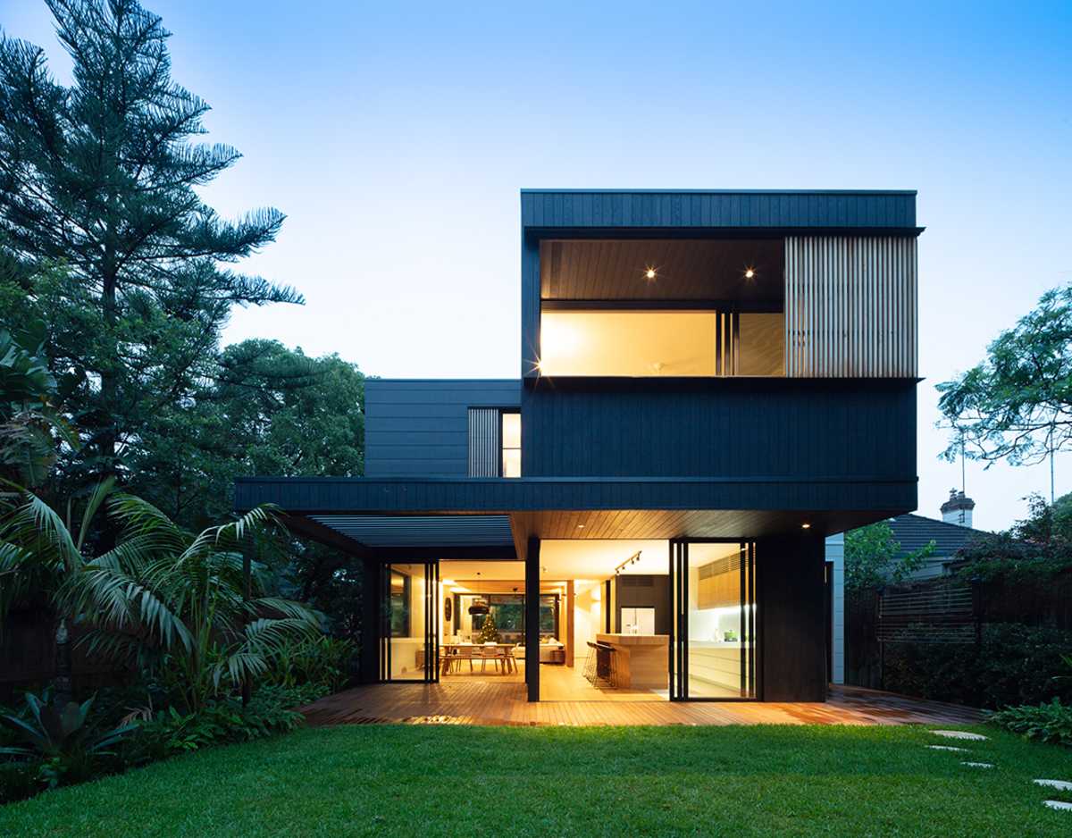 Light-filled Family Home In Tamarama By Modscape