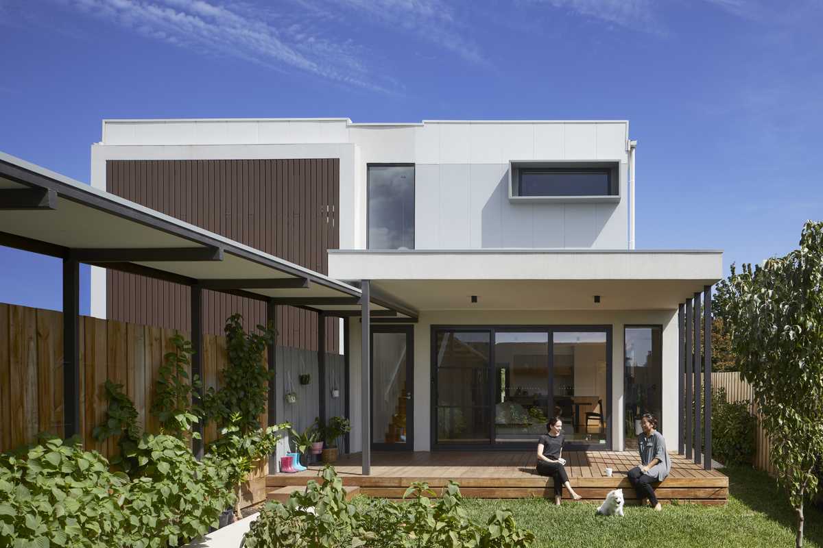 Suburban townhouse by Inbetween Architecture