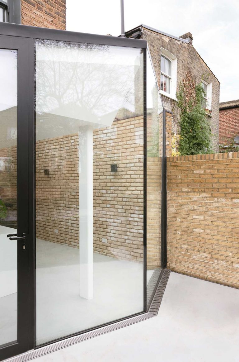 Structural Glass Prism Was Added to this Townhouse in London