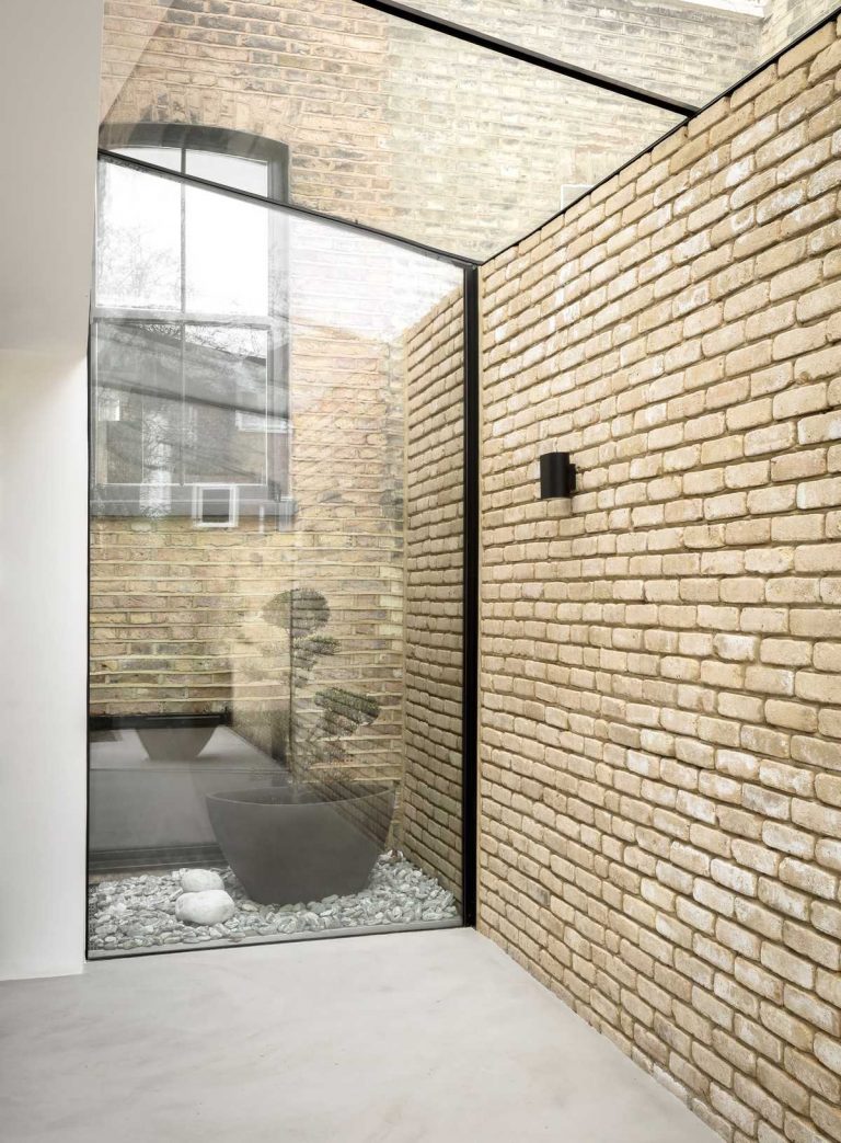 Structural Glass Prism Was Added to this Townhouse in London